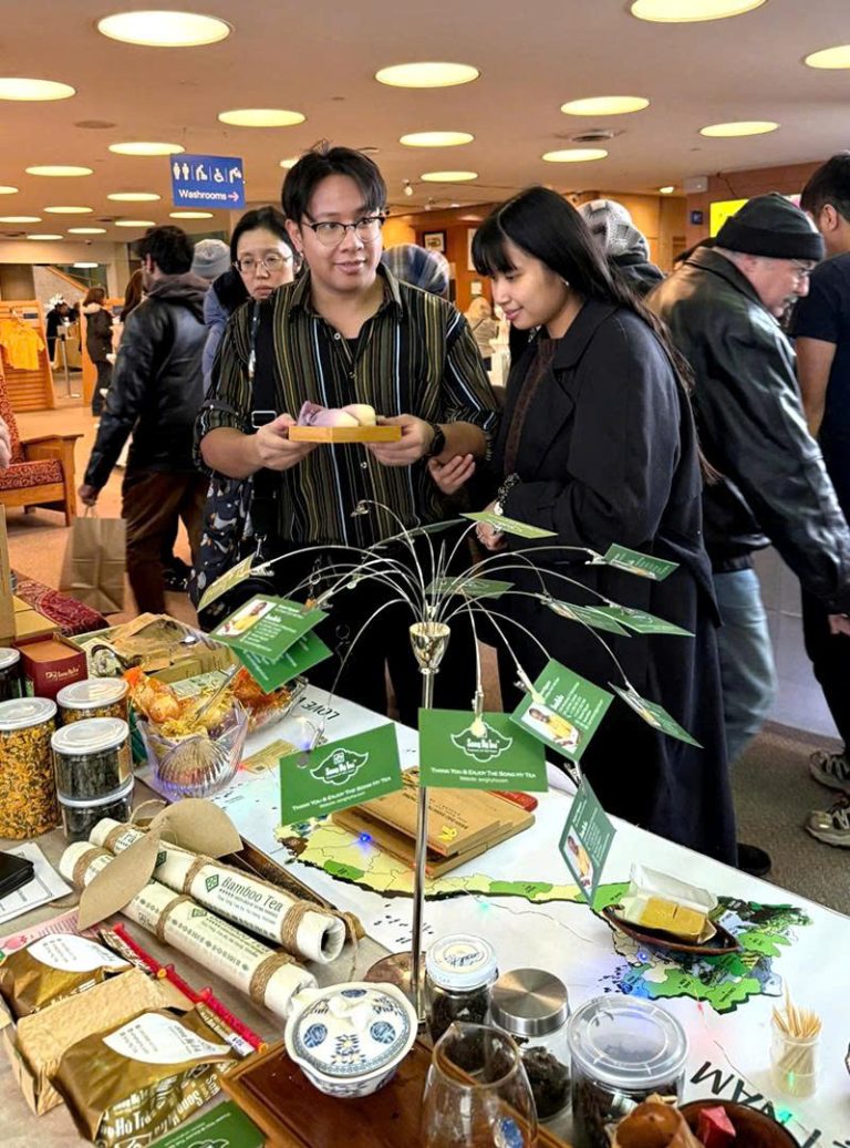 Những mối nhân duyên tại Richmond Hill Tea Festival Tin nhà Song Hỷ Trà